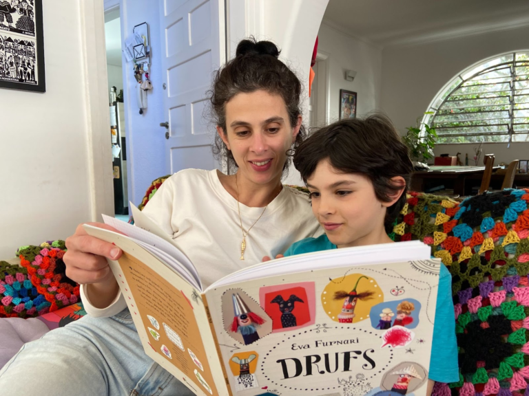 Livros infantis podem ajudar as crianças a conhecer famílias de todos ...